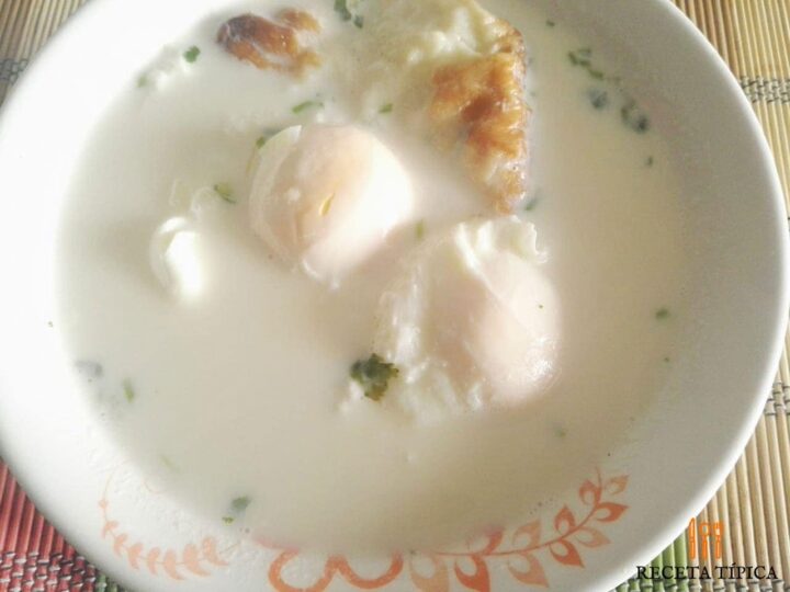 Changua (Colombian Egg and Milk Soup)