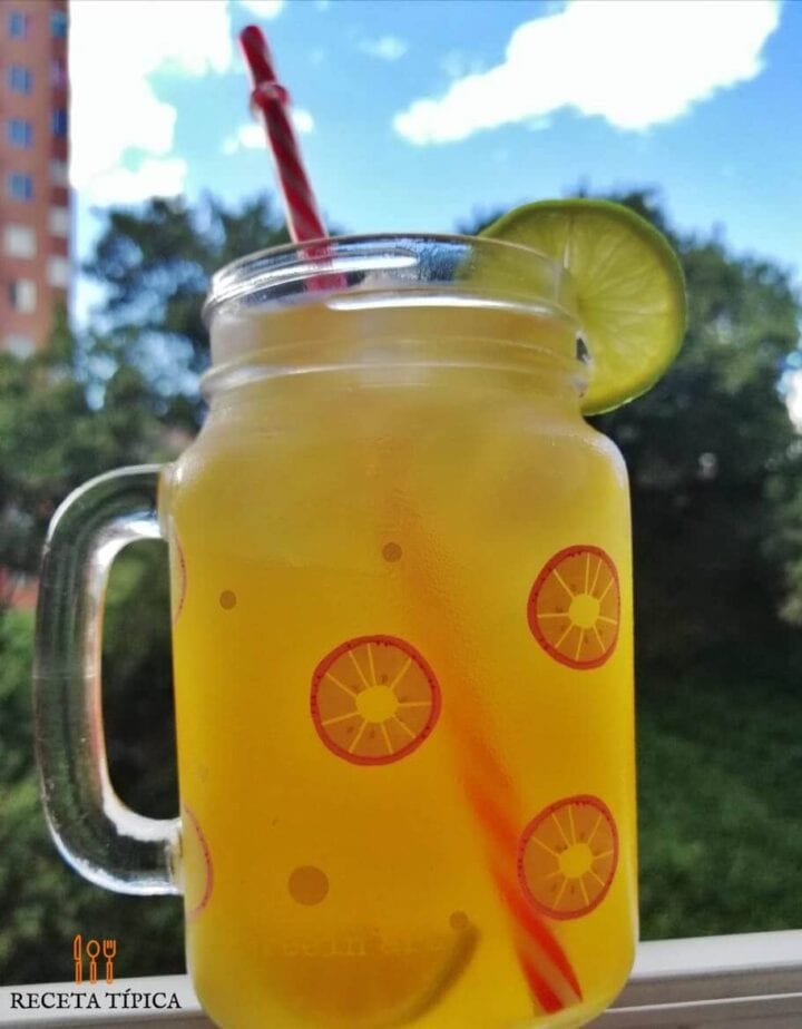 Cómo hacer Guarapo o Guandolo (Un Receta Fácil y Refrescante)