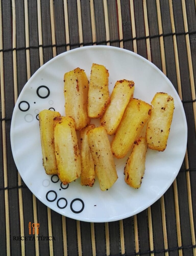 Cómo hacer Yuca Frita (Una Receta Muy Fácil de preparar)